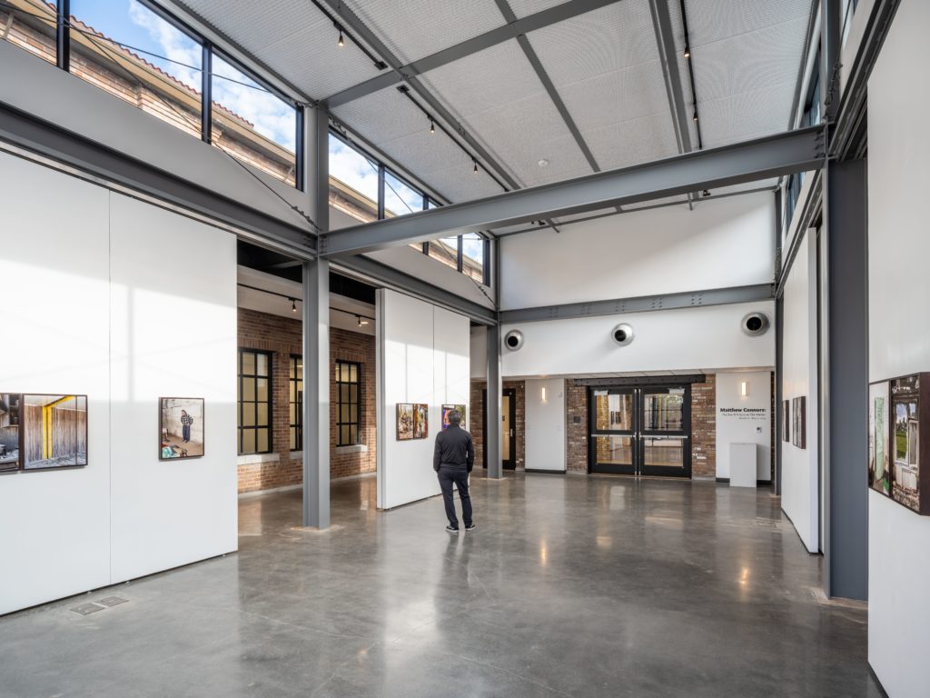 LSU_Studio_16 - Holly & Smith