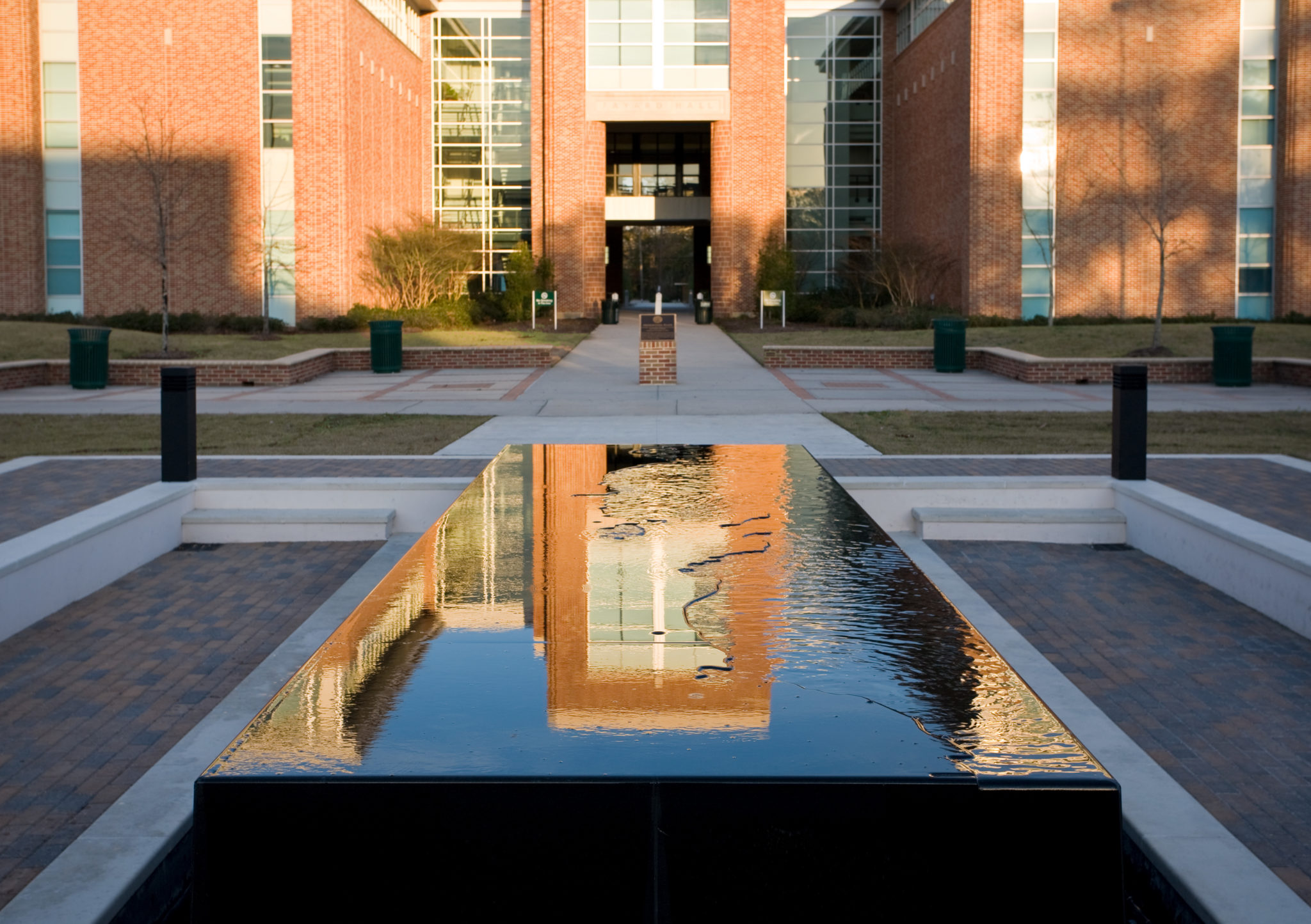 Southeastern Louisiana University Memorial Fountain_fountain-end-close2 ...
